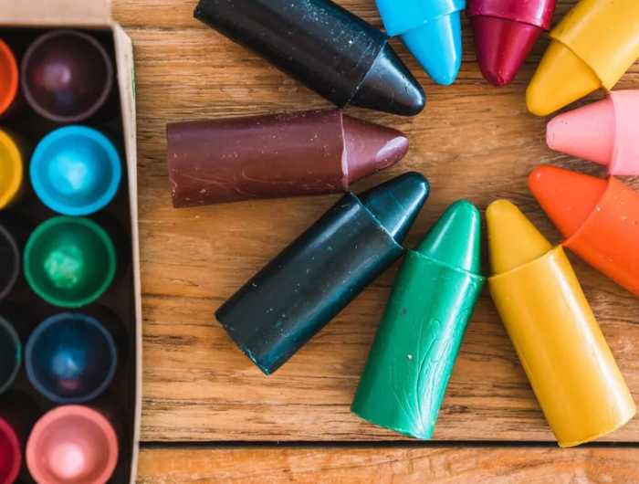 How Do I Introduce Crayons To My Toddler?